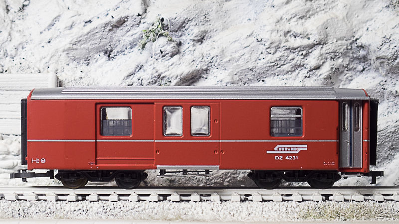 D+R 20031 - RhB DZ 4231 Post- und Gepäckwagen 4-achsig, rot - www.MOD ...