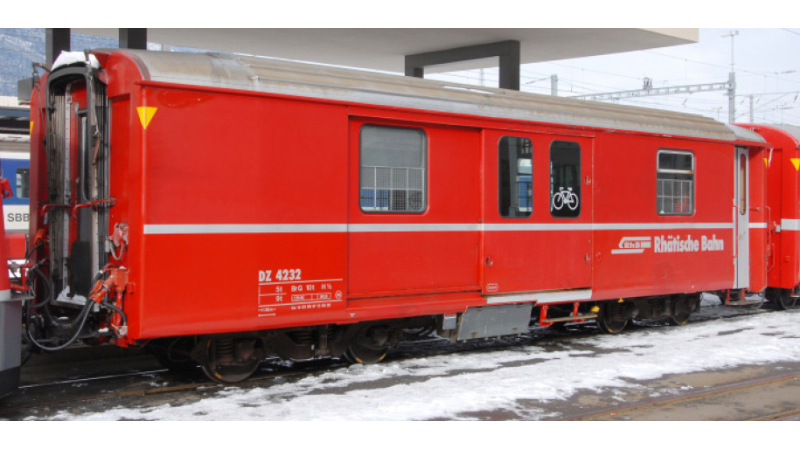BEMO 3248 152 - RhB DZ 4232 Post- und Gepäckwagen 4-achsig, rot - www ...