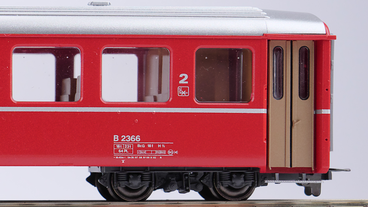 BEMO 3250 123 - RhB B 2366 Personenwagen EW I 4-achsig 2. Klasse, rot, 75,50