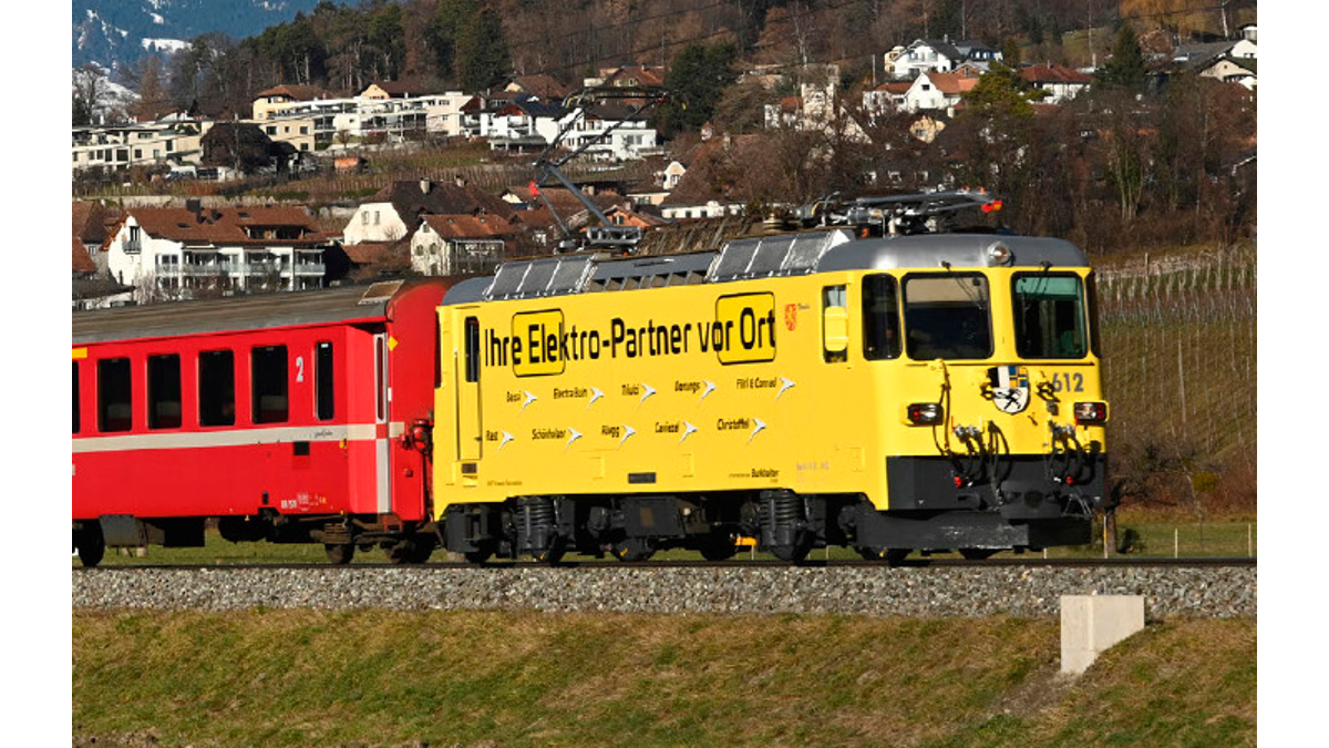 BEMO 1358 182 - RhB Ge 4/4 II 612 "Thusis" Elektrolokomotive, gelb "B ...