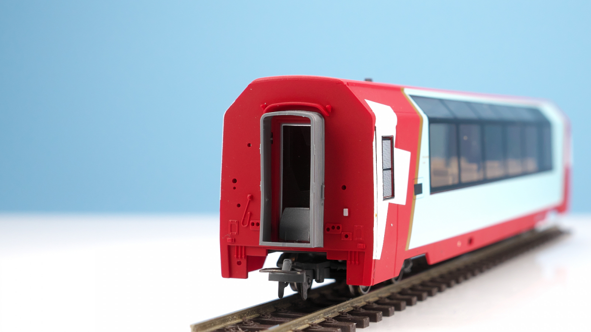 BEMO 3289 141 - RhB Aps 1321 Panoramawagen 4-achsig 1. Klasse, rot/he, 98,90