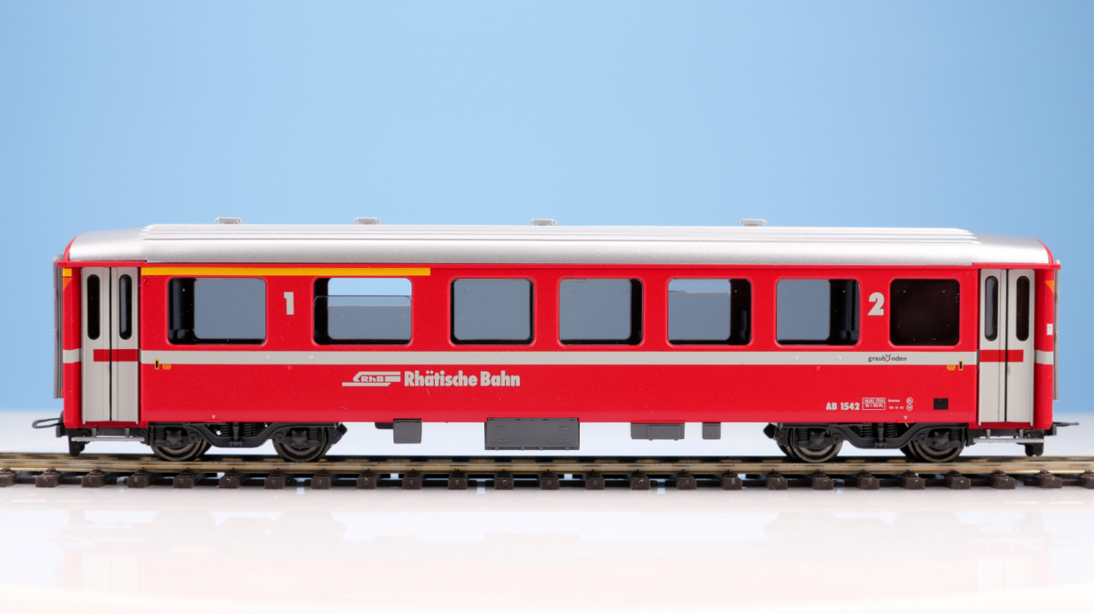BEMO 3256 162 - RhB AB 1542 Personenwagen EW I verkürzt 4-achsig 1./2 ...