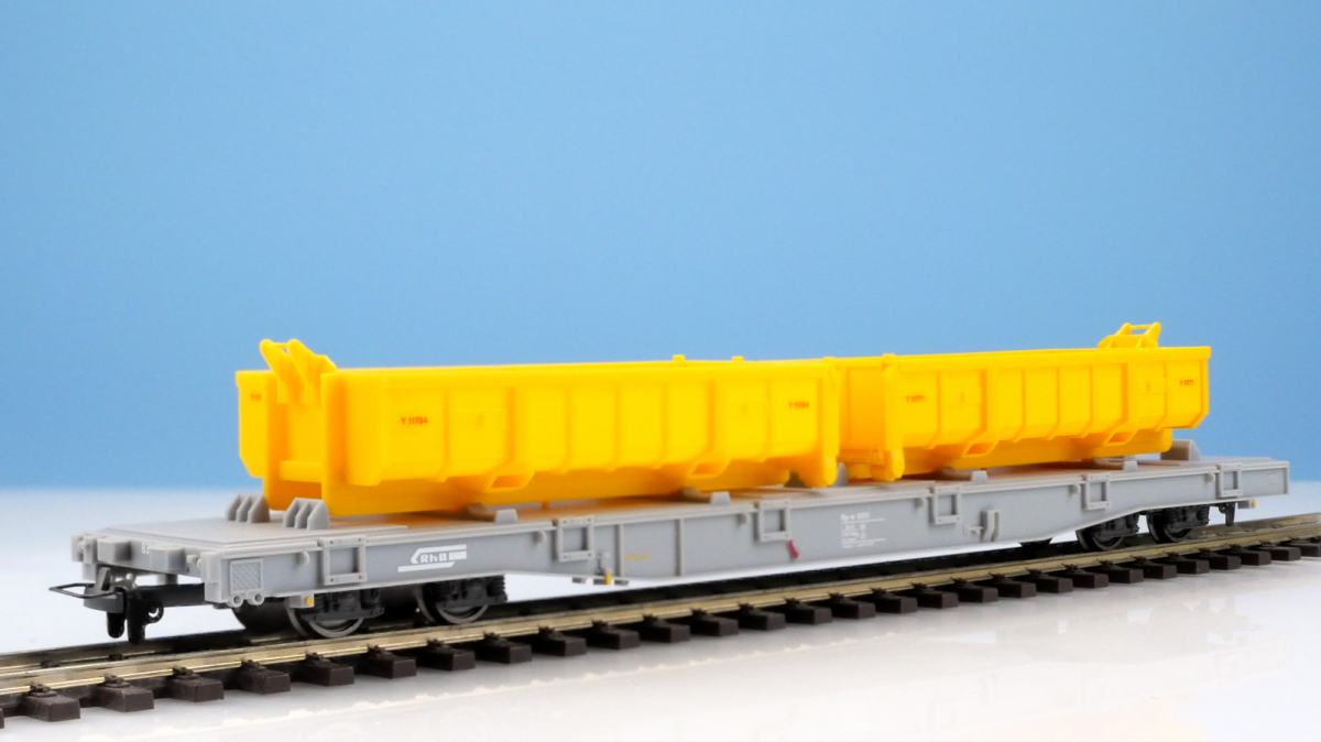 BEMO 2281 101 - RhB Rp-w 8351 Flachwagen 4-achsig, hellgrau - Ladegut ...