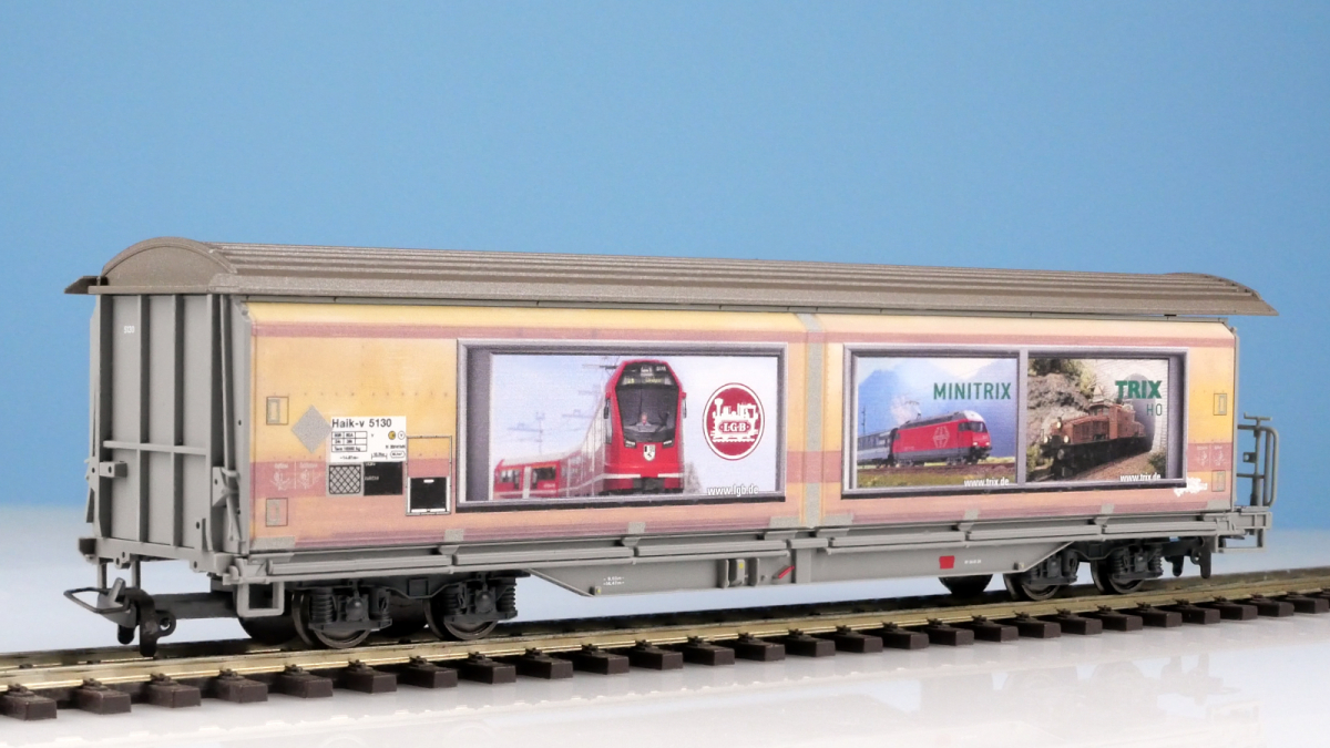 BEMO 2288 108 - RhB Haik-v 5130 Schiebewandwagen 4-achsig, braun/bunt ...